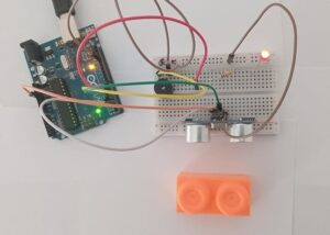 Système de détection d’obstacles basé sur HC-SR04 et Arduino UNO