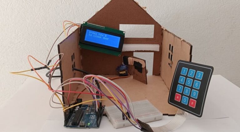 Door opening controlled by Arduino and 4x3 matrix keypad