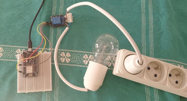 Blinking a lamp by ESP8266 NodeMCU board